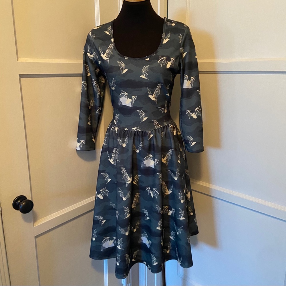 Laura Byrnes Hannah Dress In Victorian Bats Print - Gem